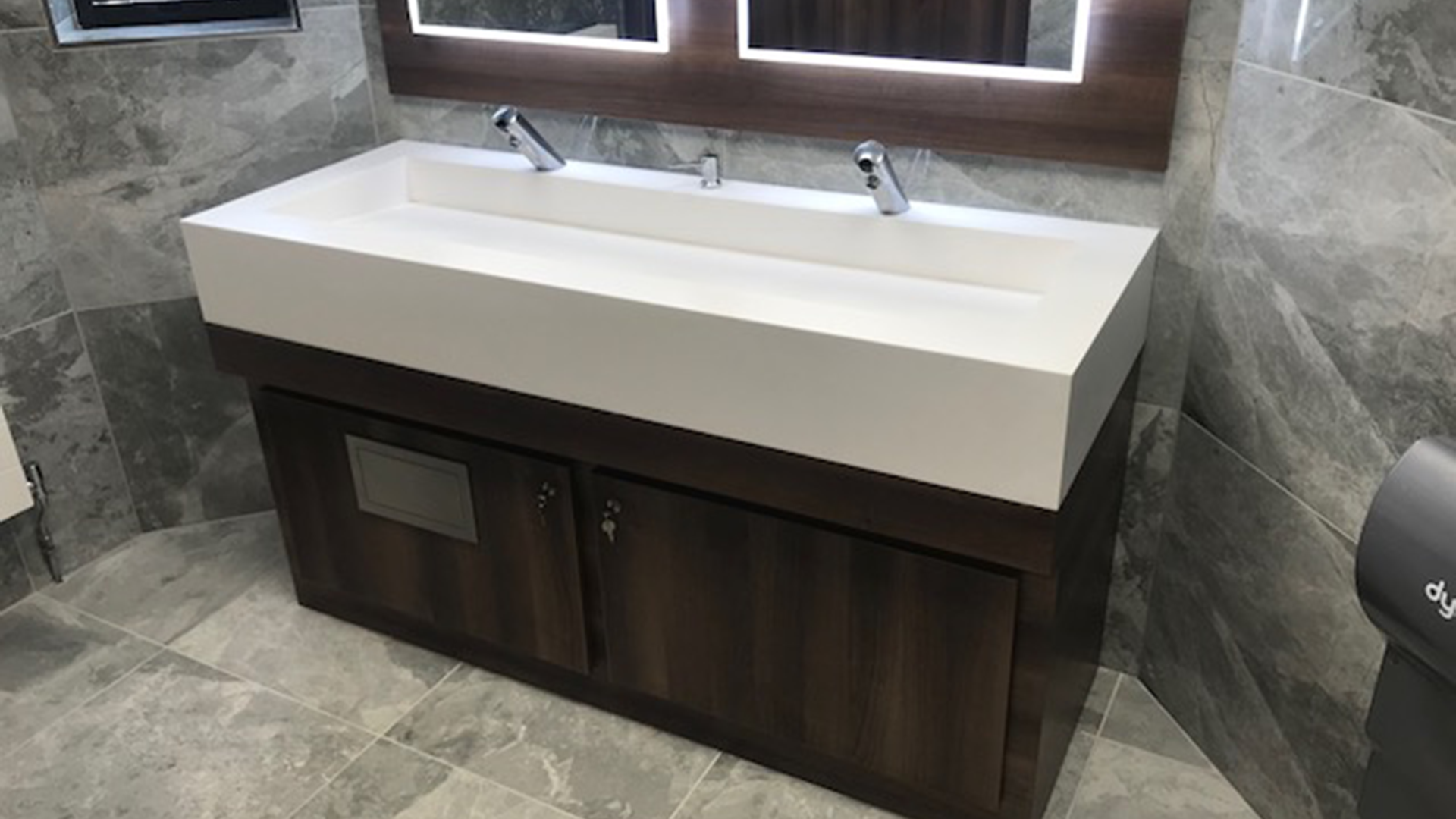 William Hill HQ - Decrobond